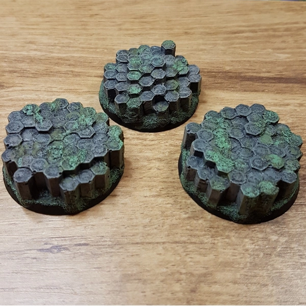 Basalt Rock 40mm Round Bases 3 stuks - Scenery en Zo